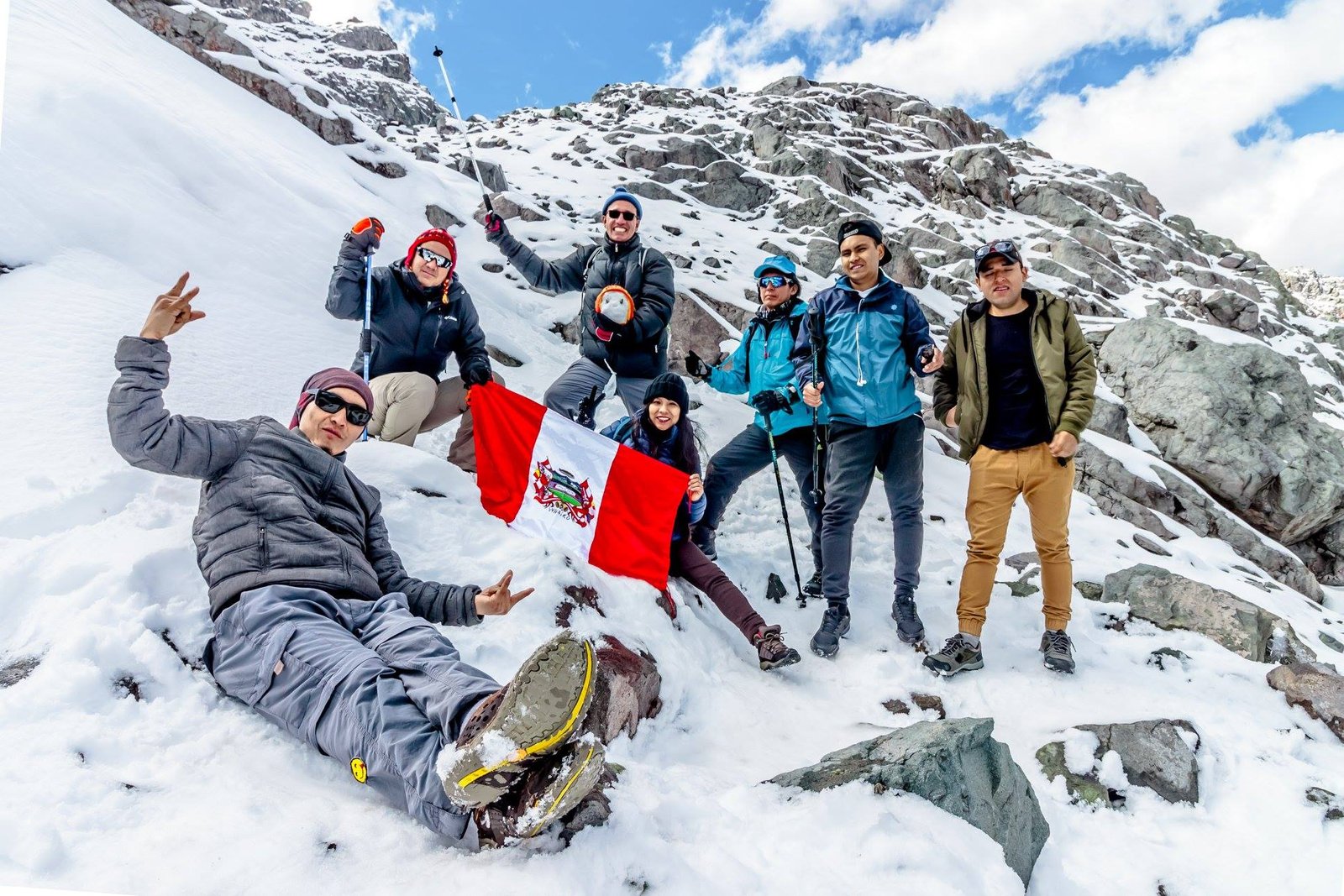 Guía Completa de Trekking en el Nevado Rajuntay: Rutas, Consejos y ...